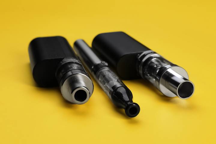 What Is a Vape Pod: A Beginner's Guide to Vaping - The Momma Bird